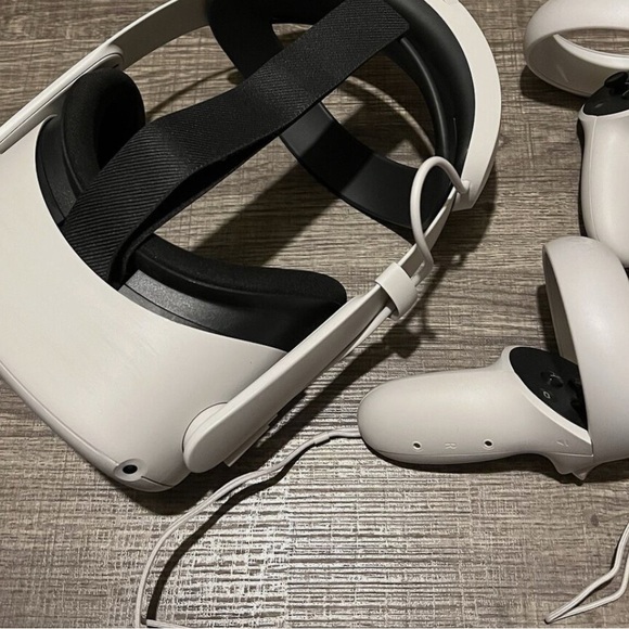 VR, AR & Accessories | Meta Quest 2 White Vr Headset | Poshmark